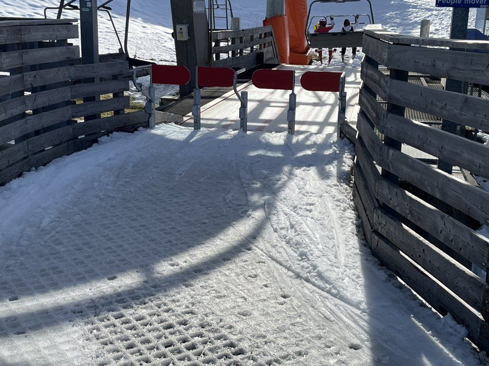 A Special Mat for Lift Entry Points