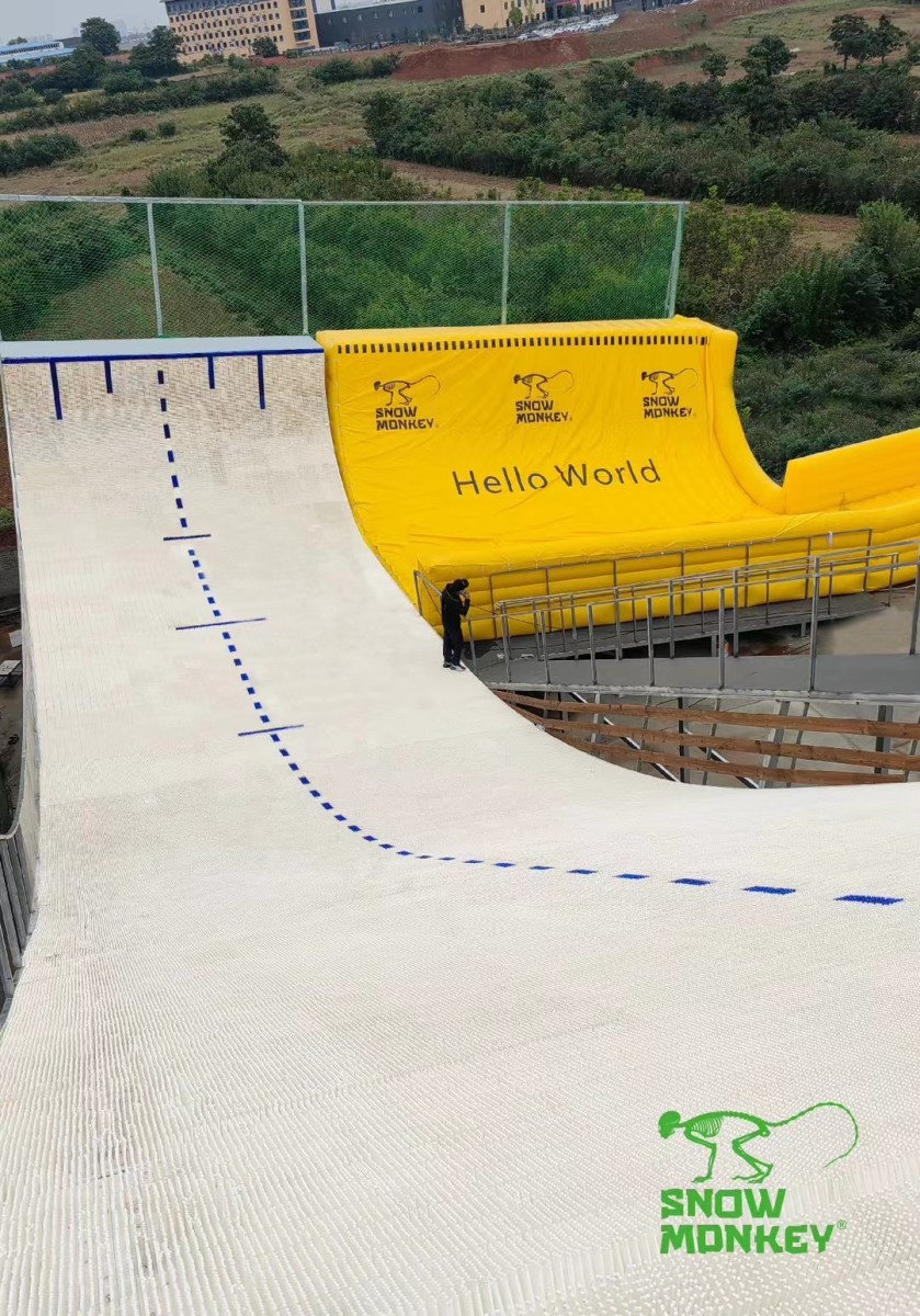 Dry Slope Half Pipe Opens in China