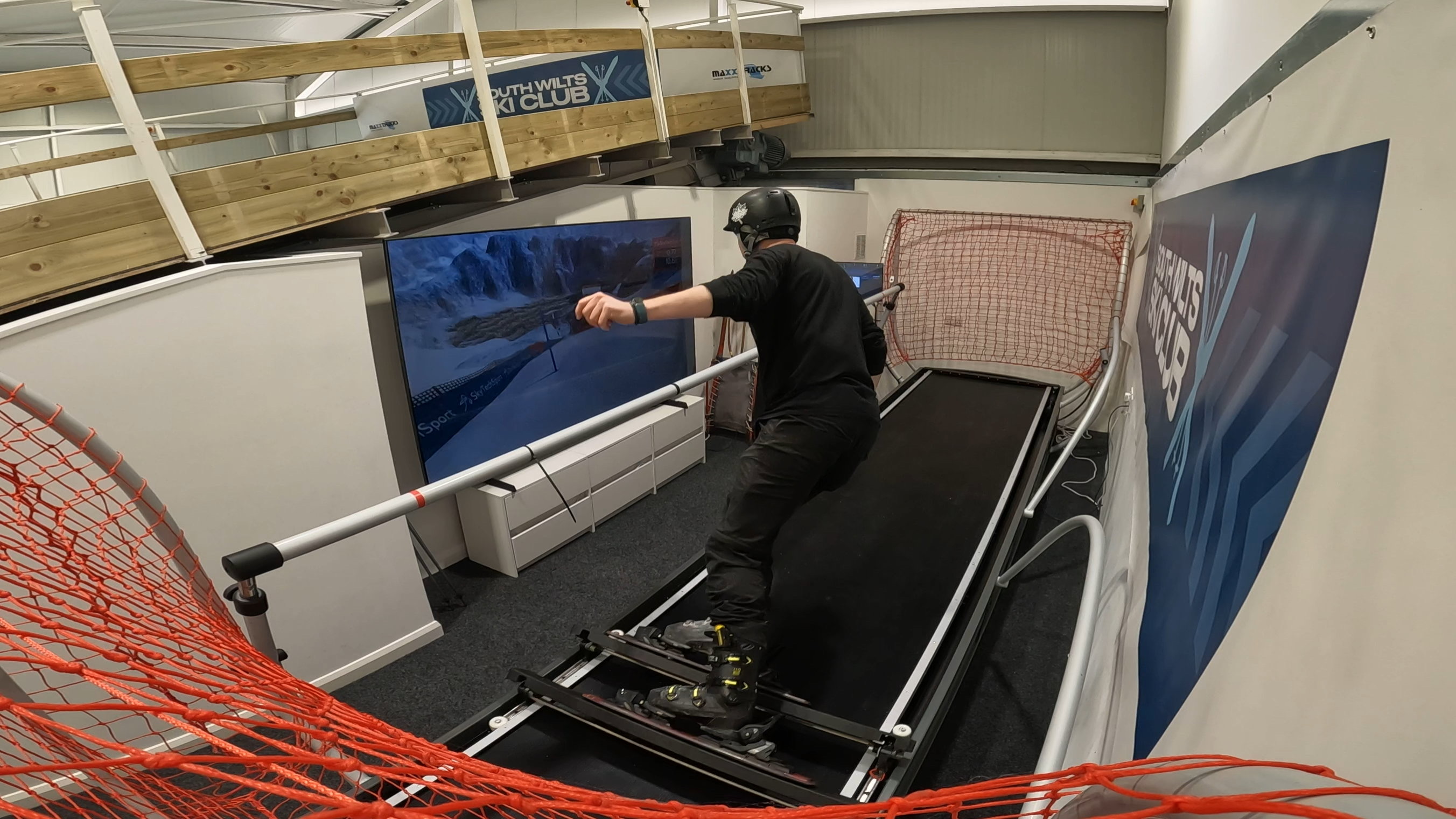 Club Adds Ski Simulator to Infinity Slope